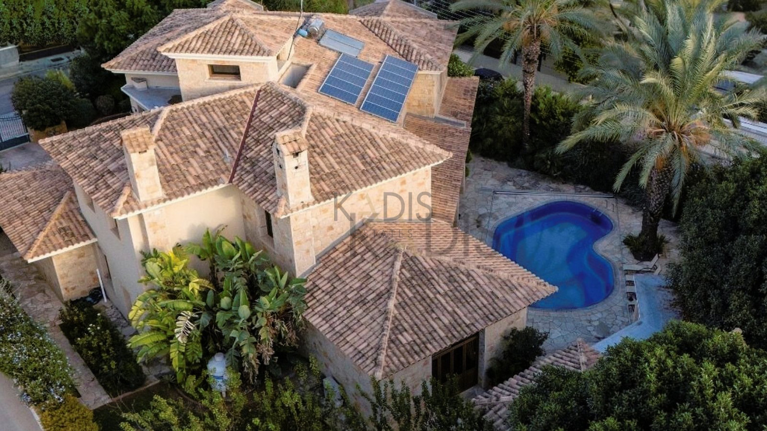 Exquisite Mansion with Lavish Gardens and Timeless Elegance in Ypsonas ...