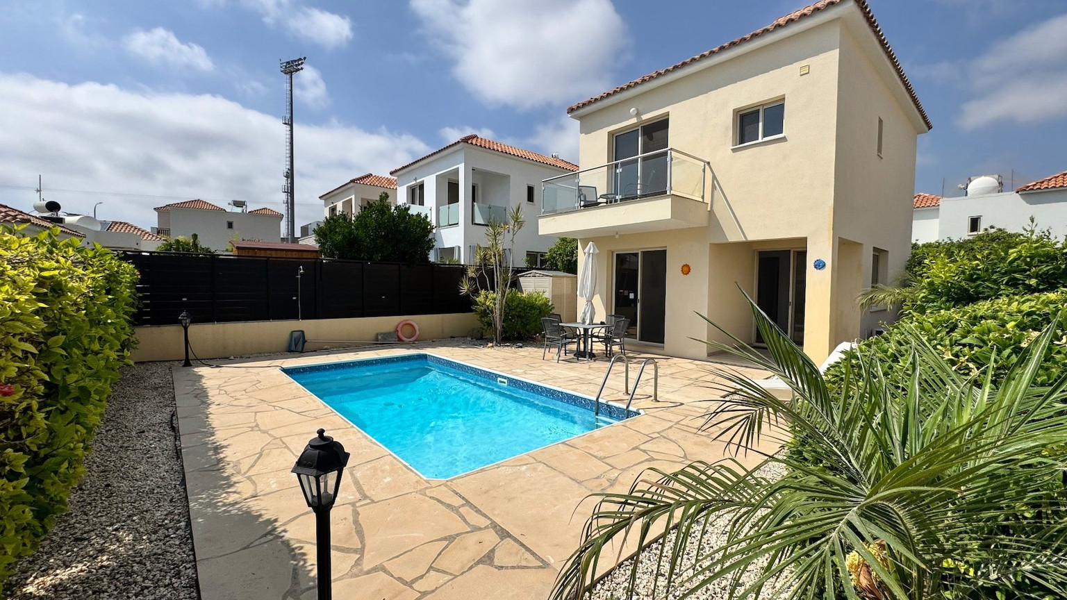 Beautiful 2 Bed 2 Bath Villa in lower Peyia Paphos - AT & PE Homes ...
