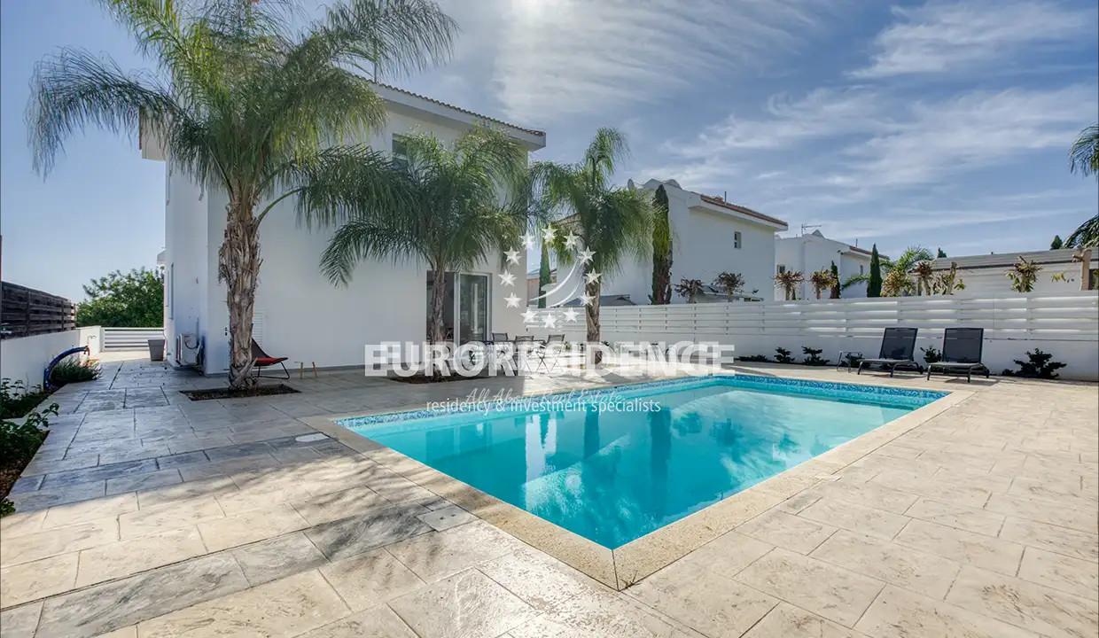 3-Bedroom Villa in Ayia Thekla w/Title Deeds - Euroresidence