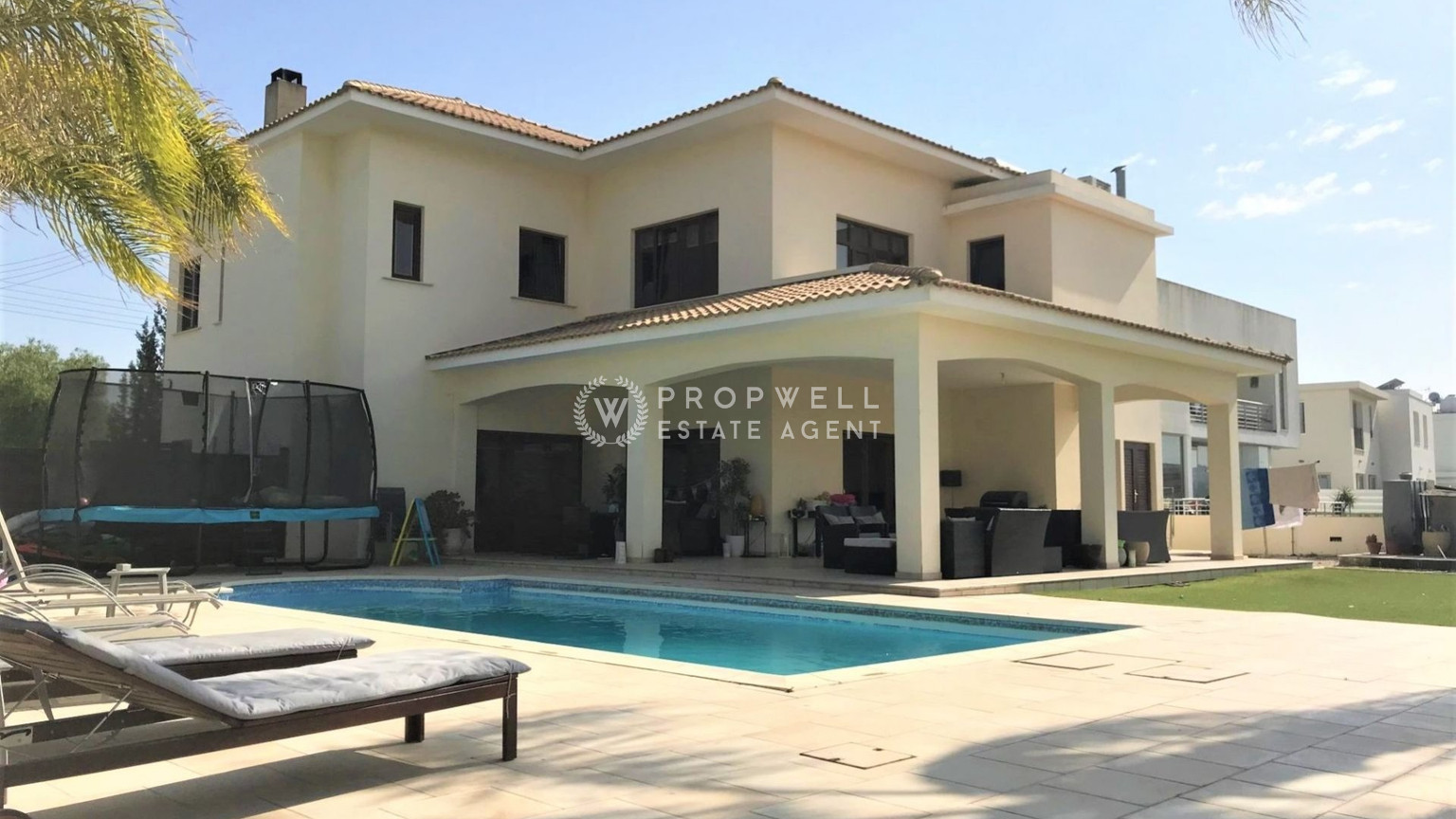 Three Bedroom Luxury Detached House with swimming pool, Pascal Area ...