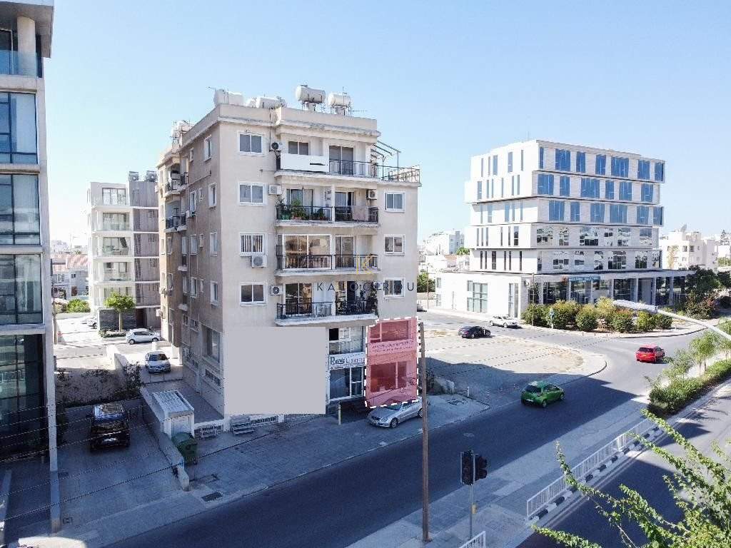 Shop in New Mall Area, Larnaca - Kalogirou Real Estate