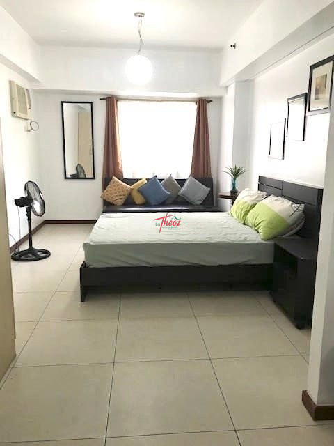 SPACIOUS STUDIO UNIT @ THE COLUMNS AT LEGAZPI FOR LEASE - La Theoz Real ...